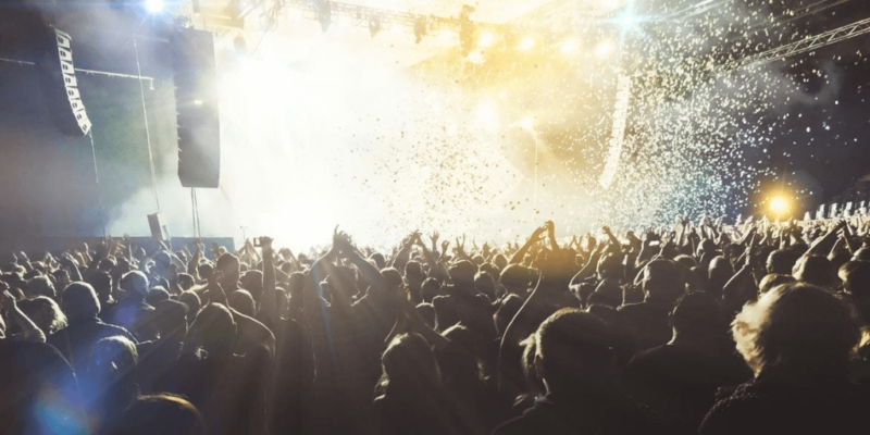 Christian Worship: Definition, Biblical Examples, and How-To